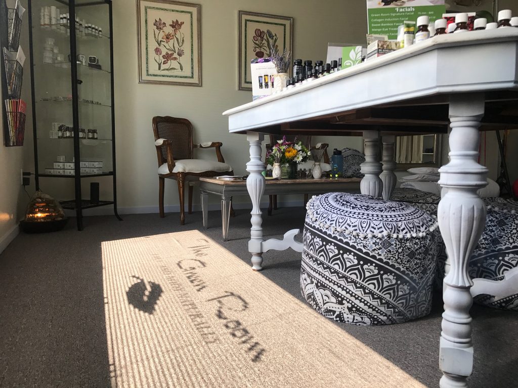 About Tess | Tess Whaley | The Green Room